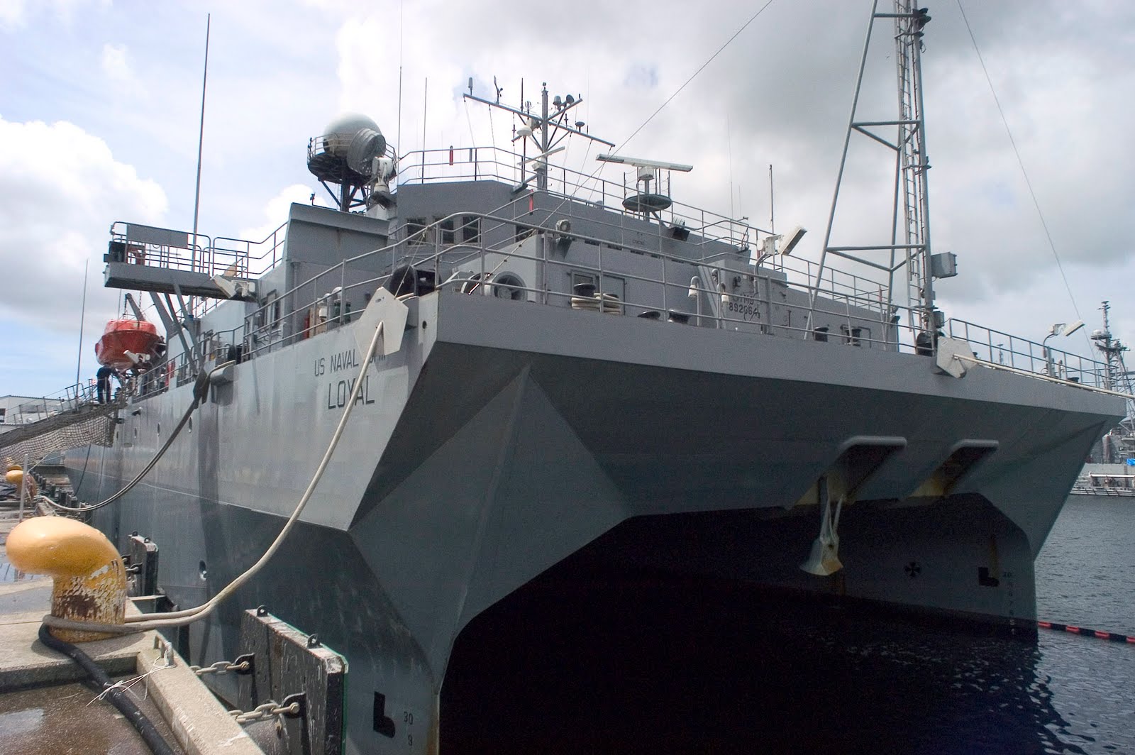 Naval Photos: 04/12/11