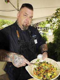 IN THE KNOW WITH RO: MEET CHEF HOLDEN FROM MAN vs. CHILD ON THE FYI NETWORK