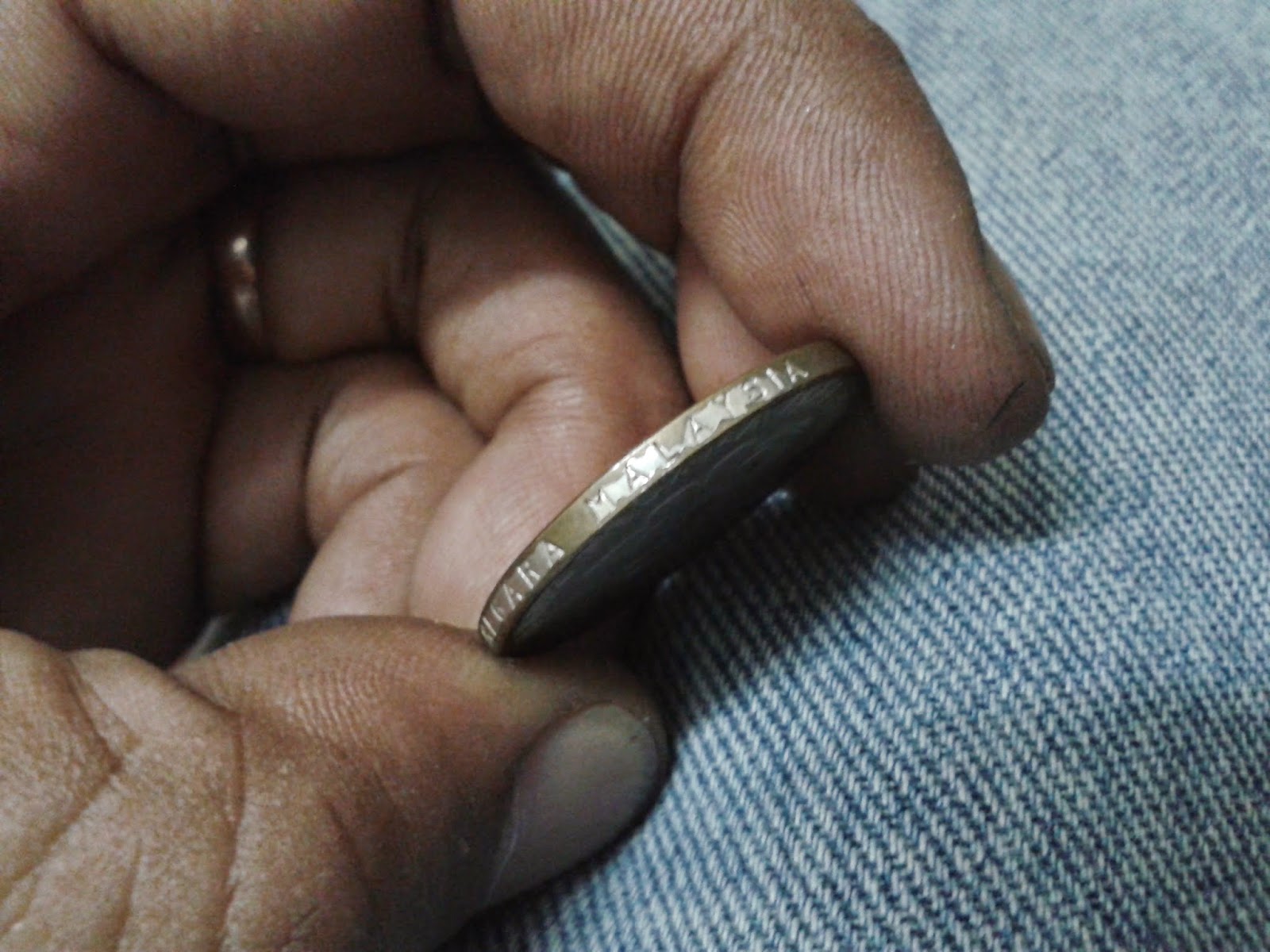 Badai Mencak Kelambit Biru: Syiling 50 Sen tahun 2005 ( Forgery atau ...