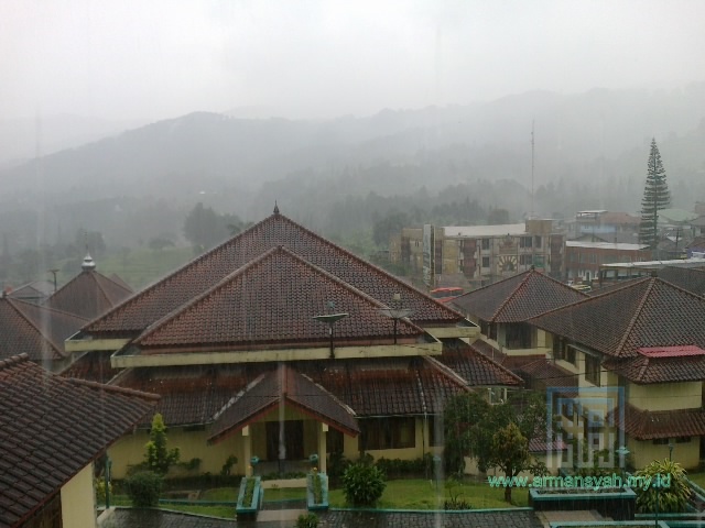Panorama Puncak Dari Wisma Tugu Depag Cisarua, Jawa Barat - Armansyah MY