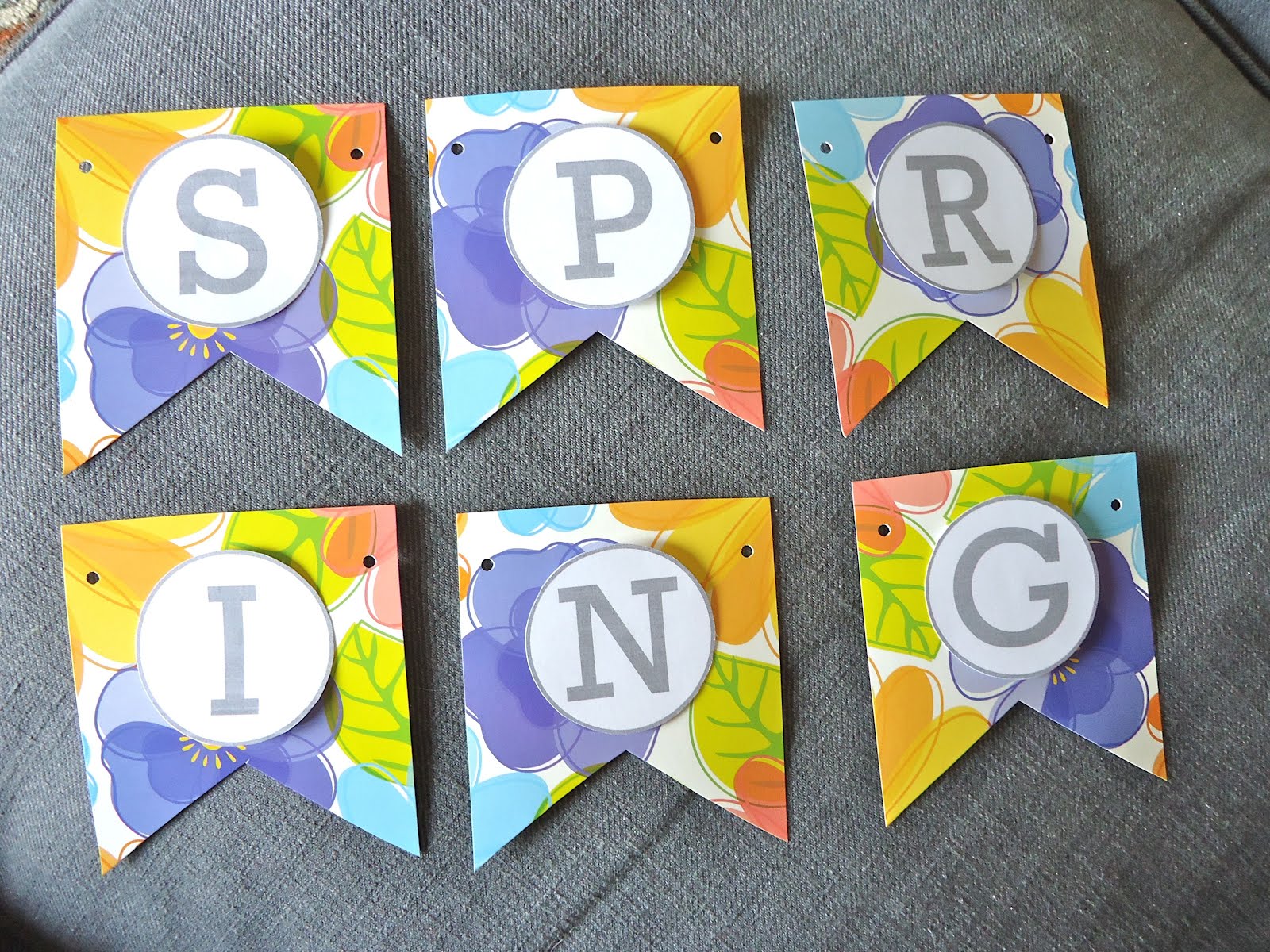 McKell's Closet: DIY Spring Banner