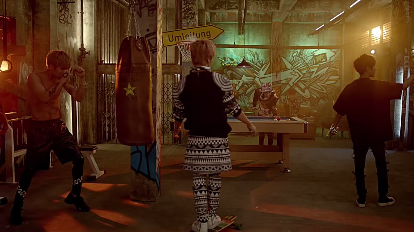 F4Plus1: Boyfriend Obsession MV Review