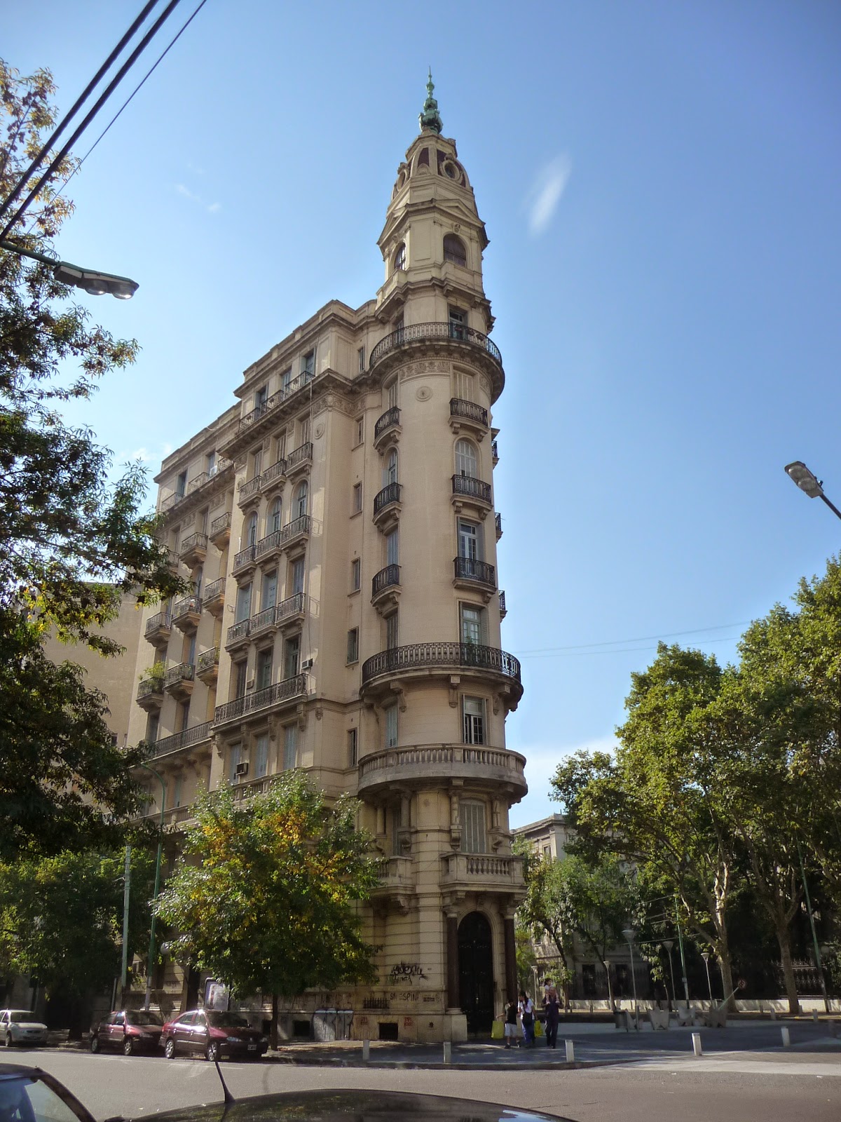 Heráldica en la Argentina: Fachadas: Rivadavia e Hipólito Yrigoyen