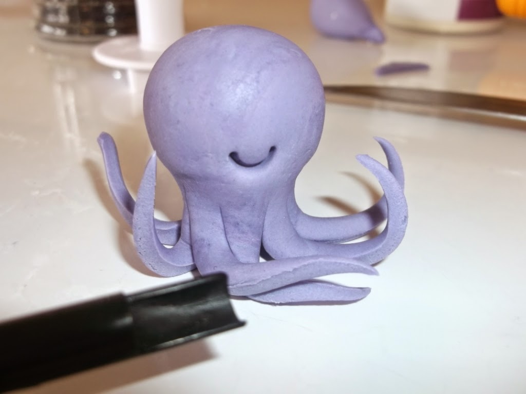 Kiwi Cakes: Octopus cupcake topper tutorial