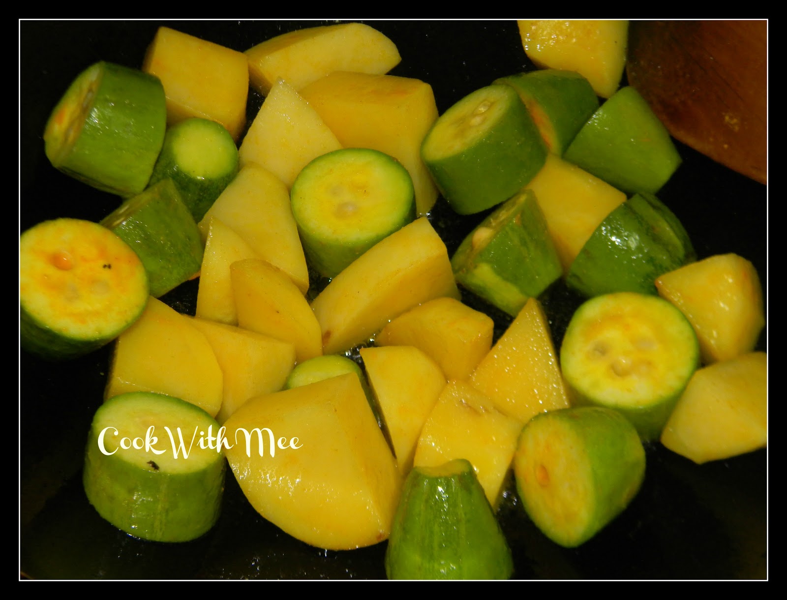 Cook With Poulamee: Aloo Kumro patol er Chokka or Potato Pumpkin Curry ...