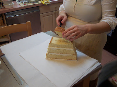 Just Outta the Oven!: Purse Cake Tutorial