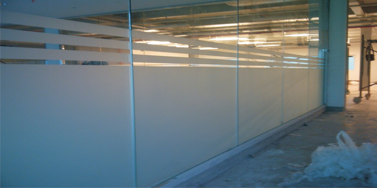 STIKER KACA / CONTOH MOTIF STICKER KACA - Stiker Kaca Film Gedung ...