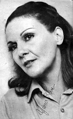 Astros em Revista: Yara Lins - Uma Atriz pioneira na Televisão