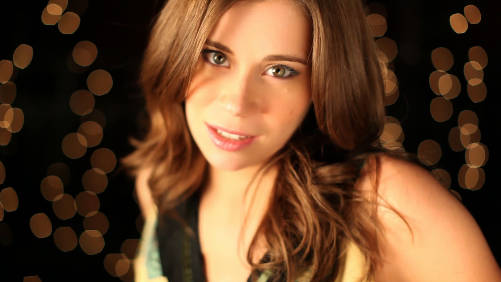 Red Line Roots: NEAF '13 Feature Artists: Michelle Lewis