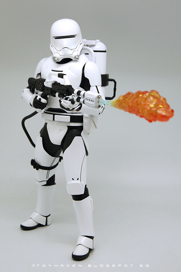 toyhaven: Hot Toys Star Wars: The Force Awakens 1/6th First Order ...