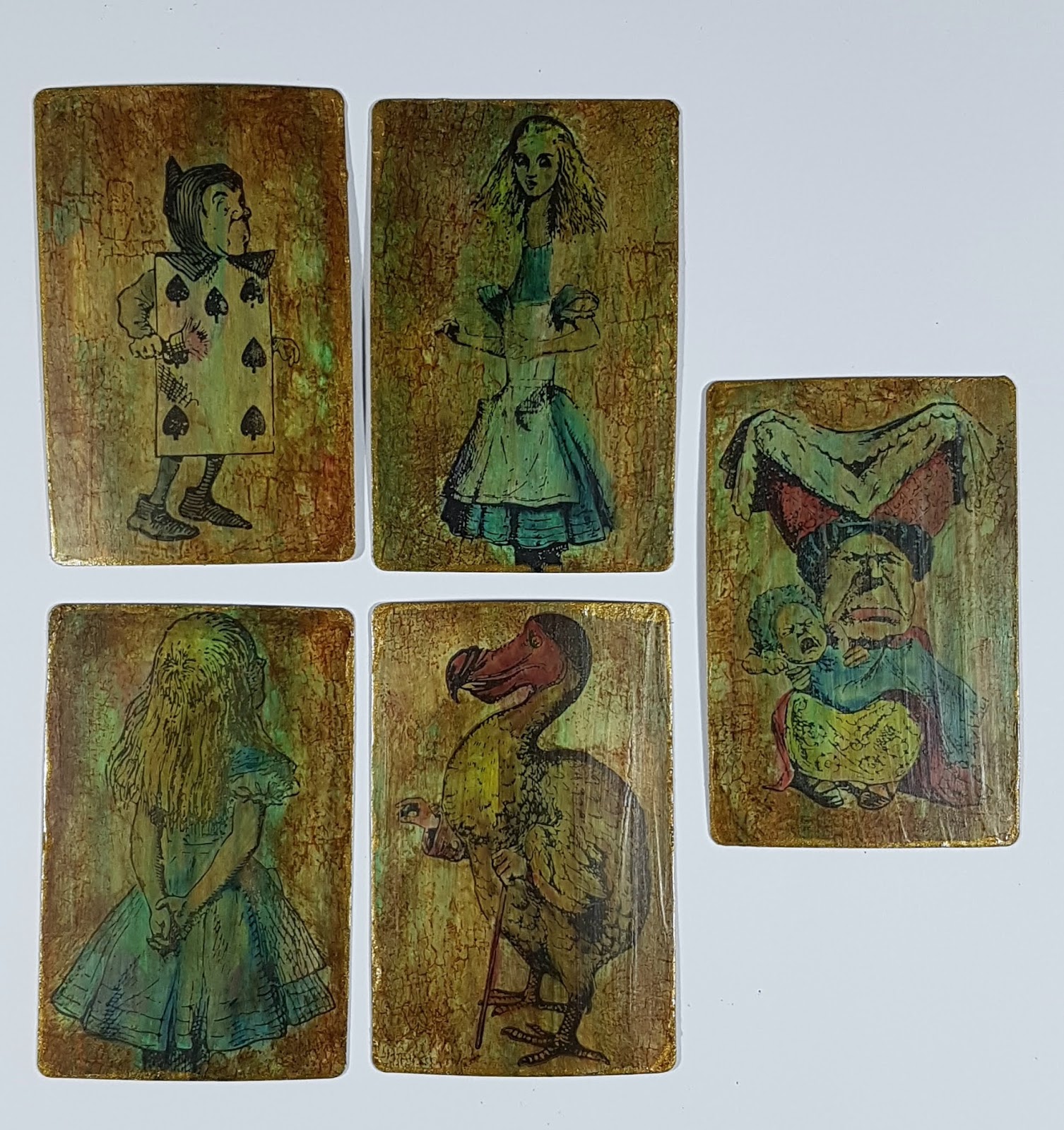 MONIQUE'S PRETTY DARK ART: altered alice in wonderland playing cards