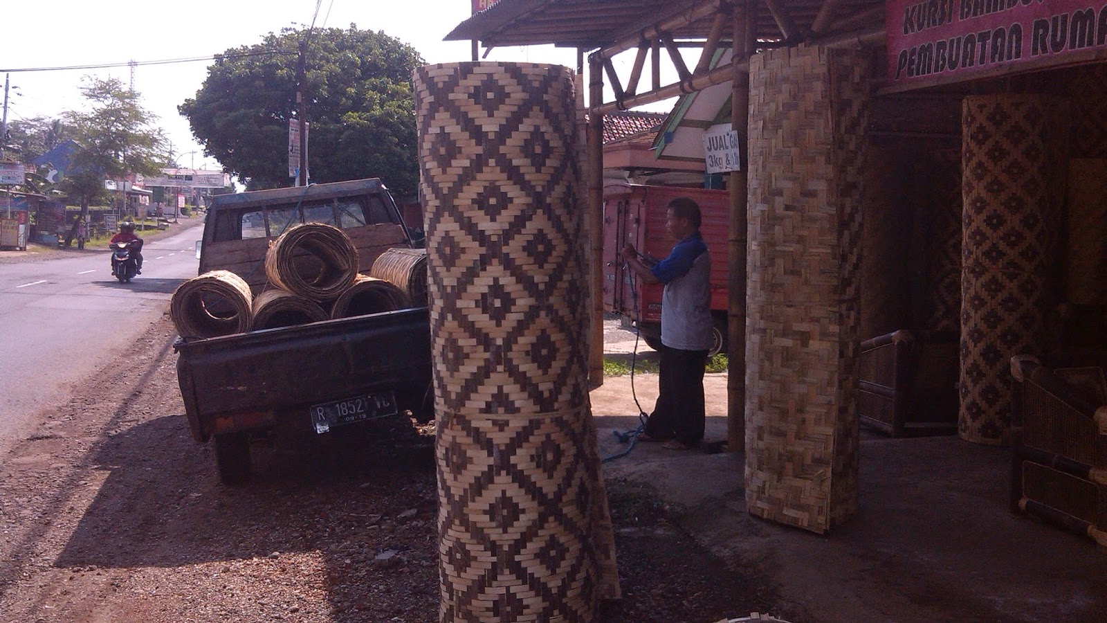 jawanis: ANYAMAN BAMBU BATIK / WOVEN BATIK BAMBOO