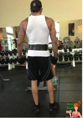 Homens com pernas de Sabiá e tronco de Gorila - Dicas e Saúde