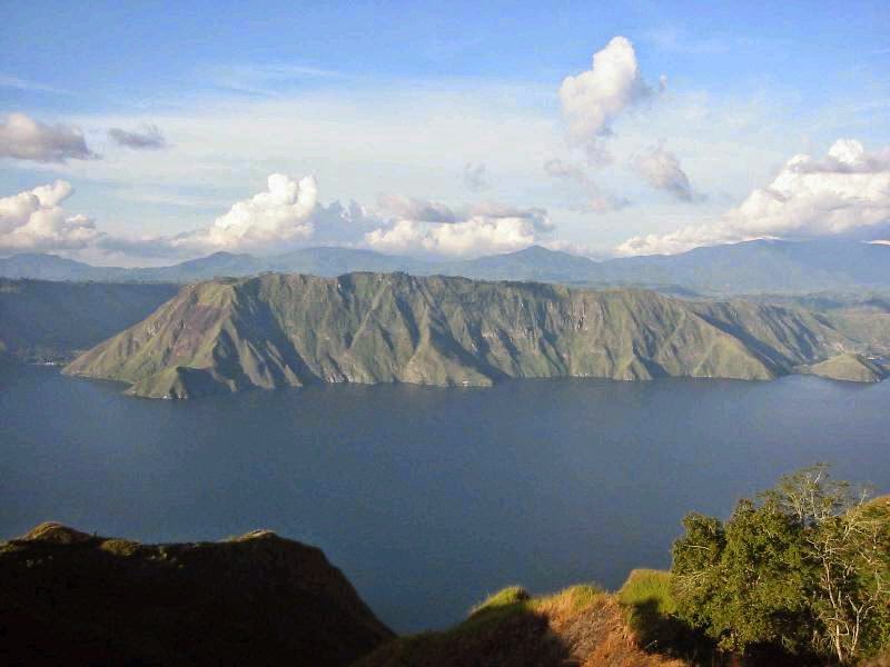 Travel in Indonesia Archipelago: Lake Toba - The Most Beautiful Volcano ...