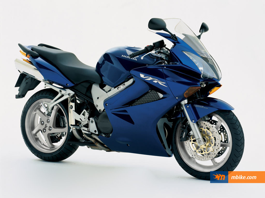 bikes auto media: Honda Interceptor VFR800FI