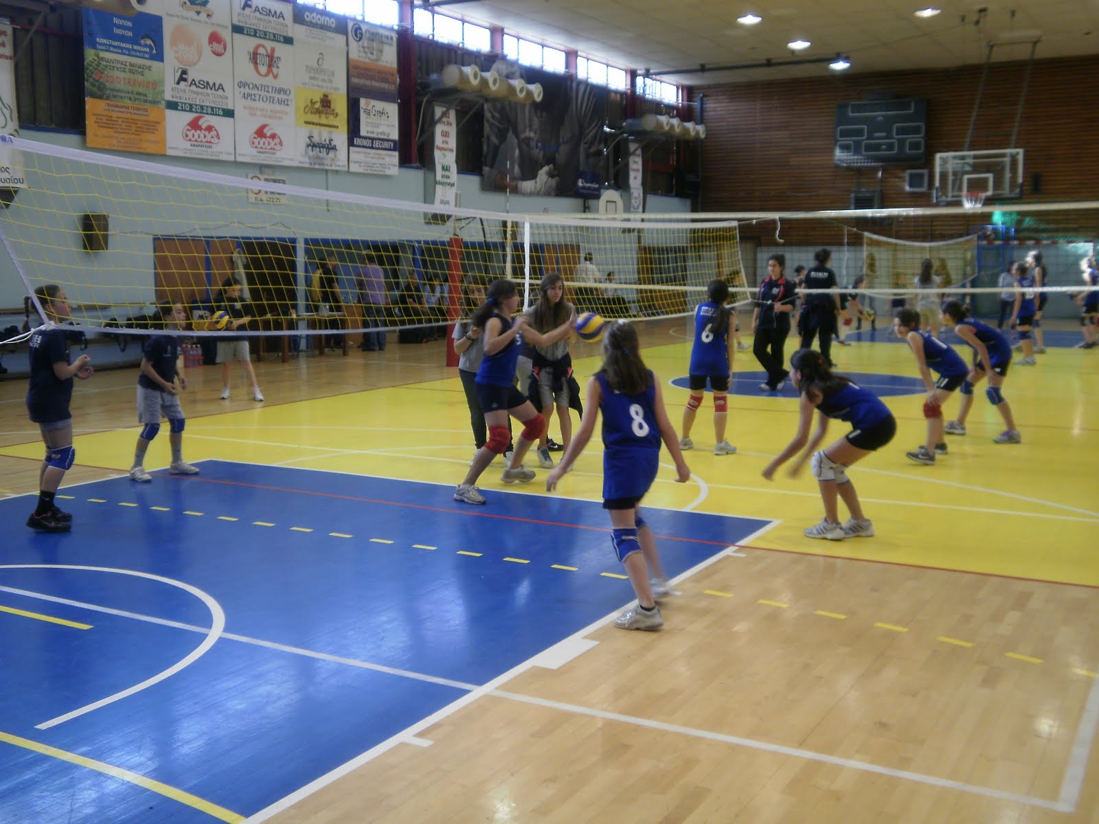 ΝΙΚΗ ΑΜΑΡΟΥΣΙΟΥ VOLLEY : Εικονες απο το 'Σπυρος Λουης'.