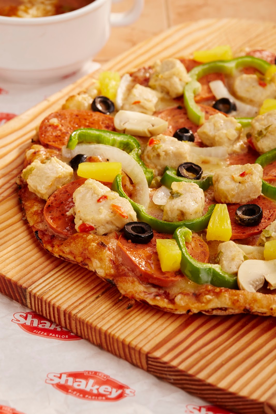 Shakey's turns meat-free pizza into meaty indulgence! - ARTSY FARTSY AVA