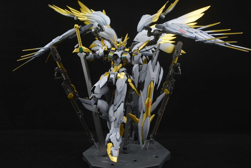Custom Build: HiRM 1/100 Wing Gundam Zero Custom EW [Flying Paladin]