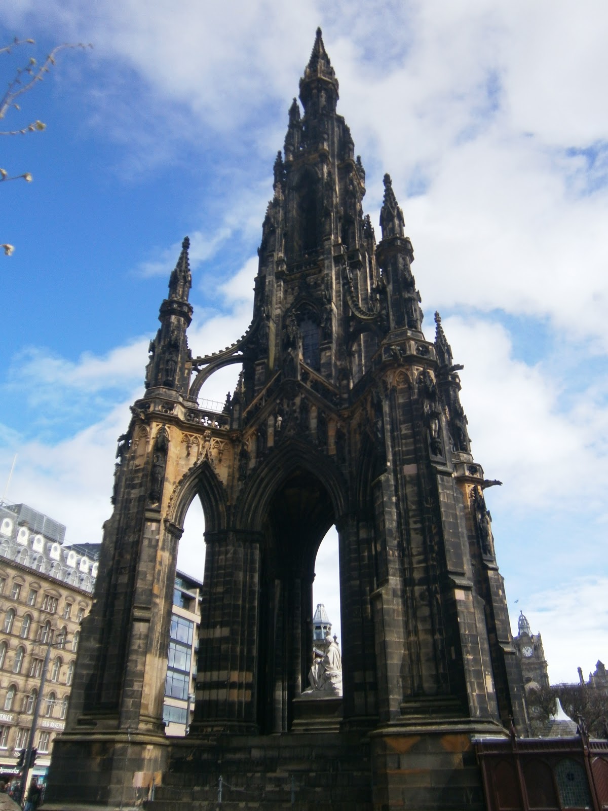The Scottish Ramblings of an English Lass: The Walter Scott Monument
