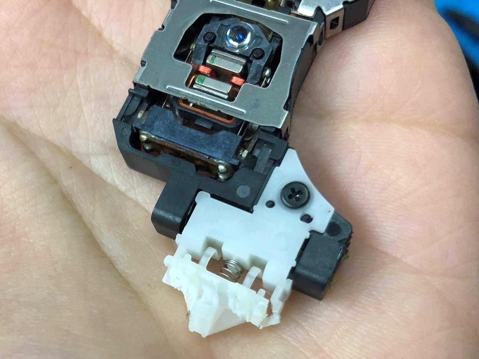 TurboPico Tech: Wii DVD Drive Lens Replacement