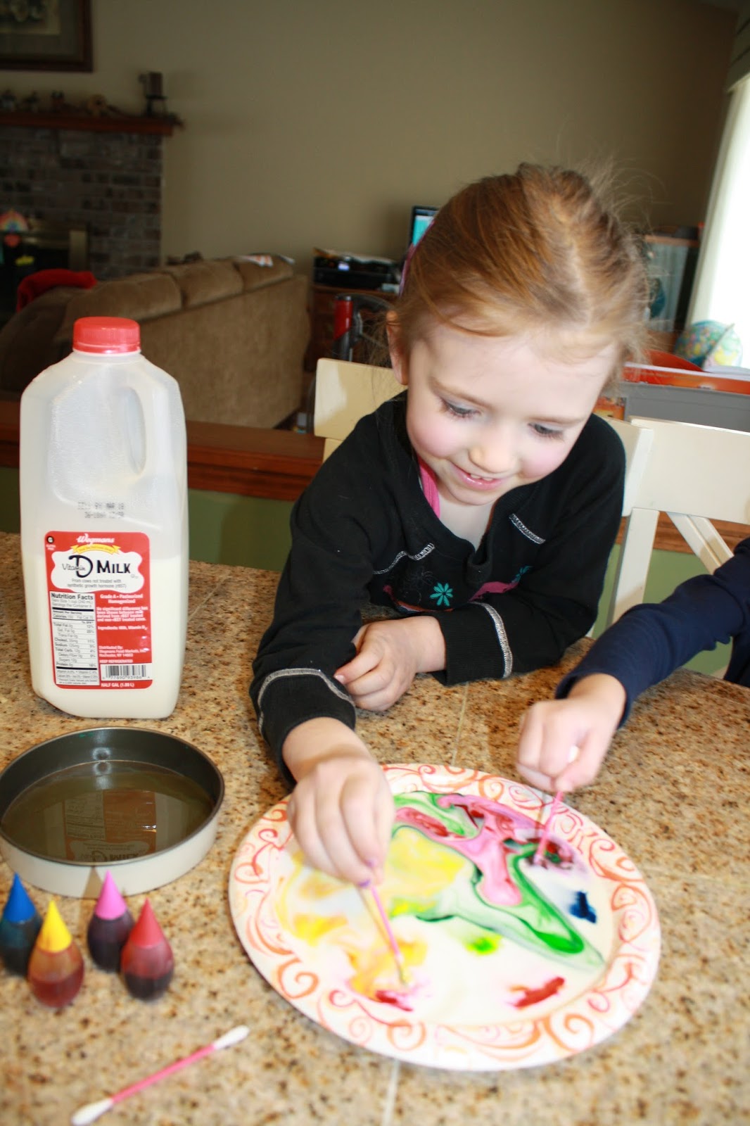 The Laber Family: Color Changing Milk = Tie Dye fun!