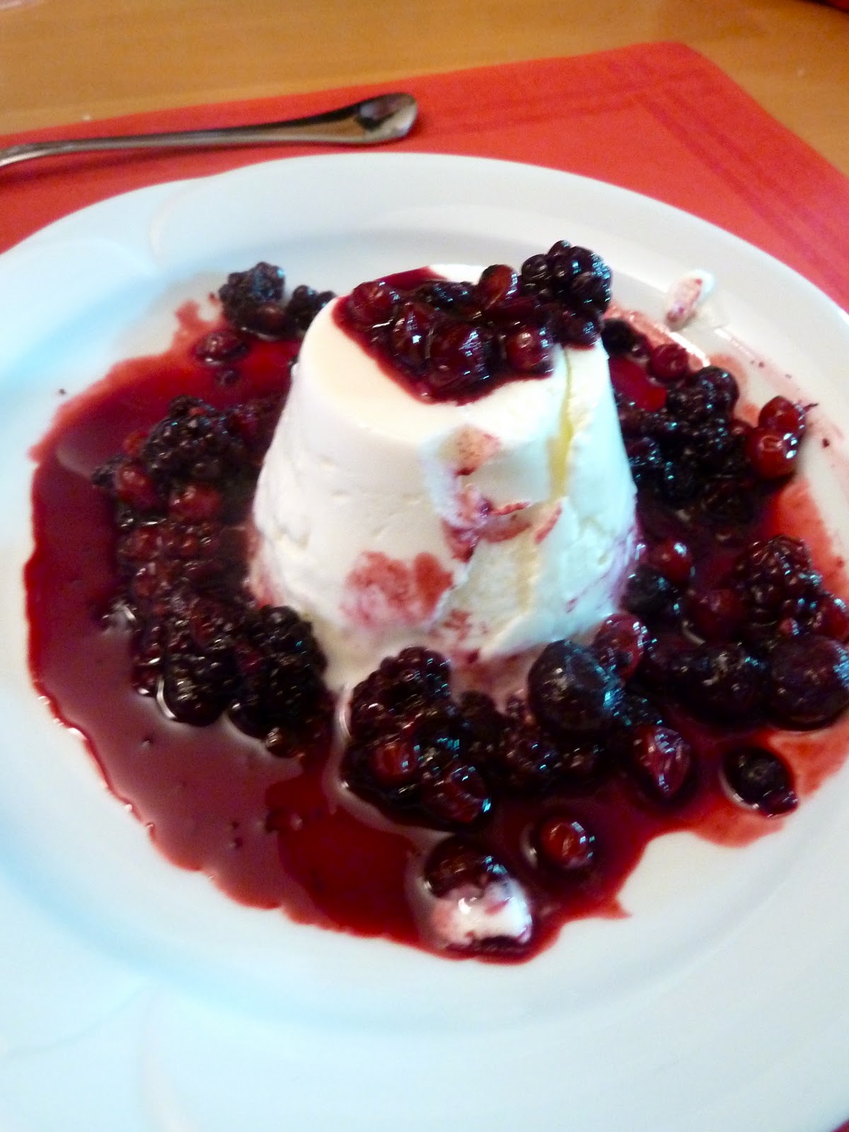 The Wandering Cook: Yogurt pudding with warm berry sauce