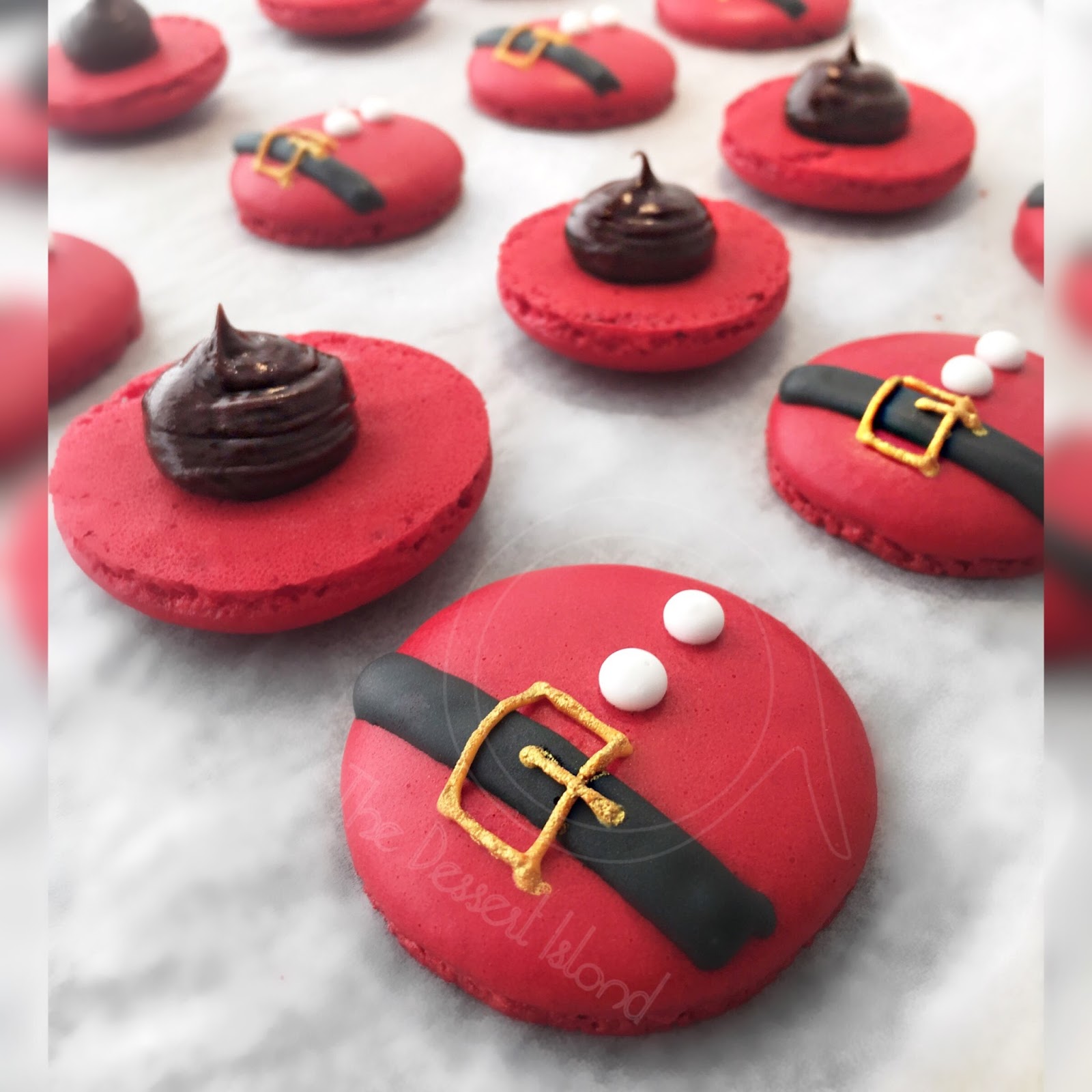 Get Set Bake...: Santa's Belly Macarons