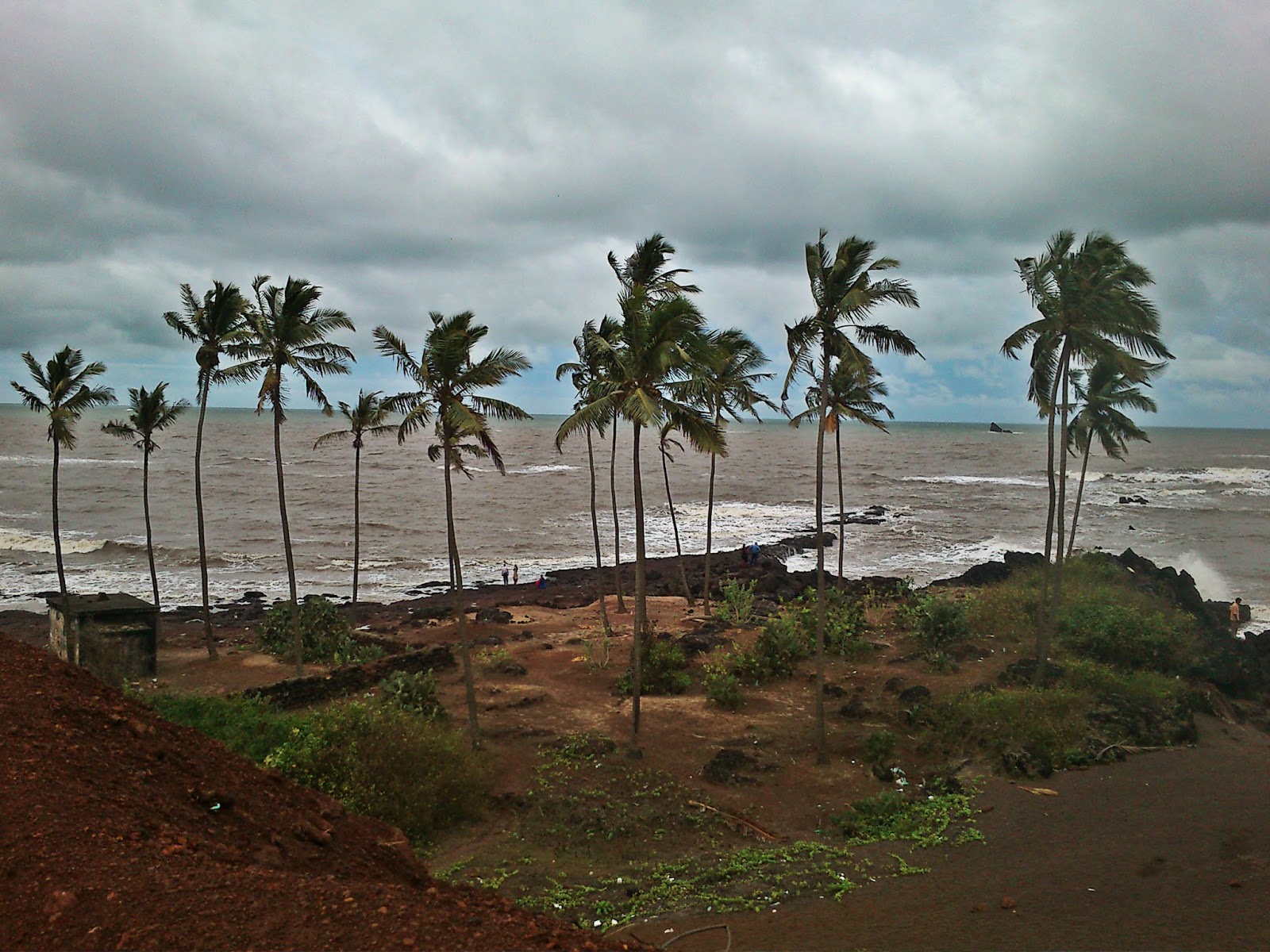 NIfISH tRAVELOGUES: Redi Beach (Sindhudurg)