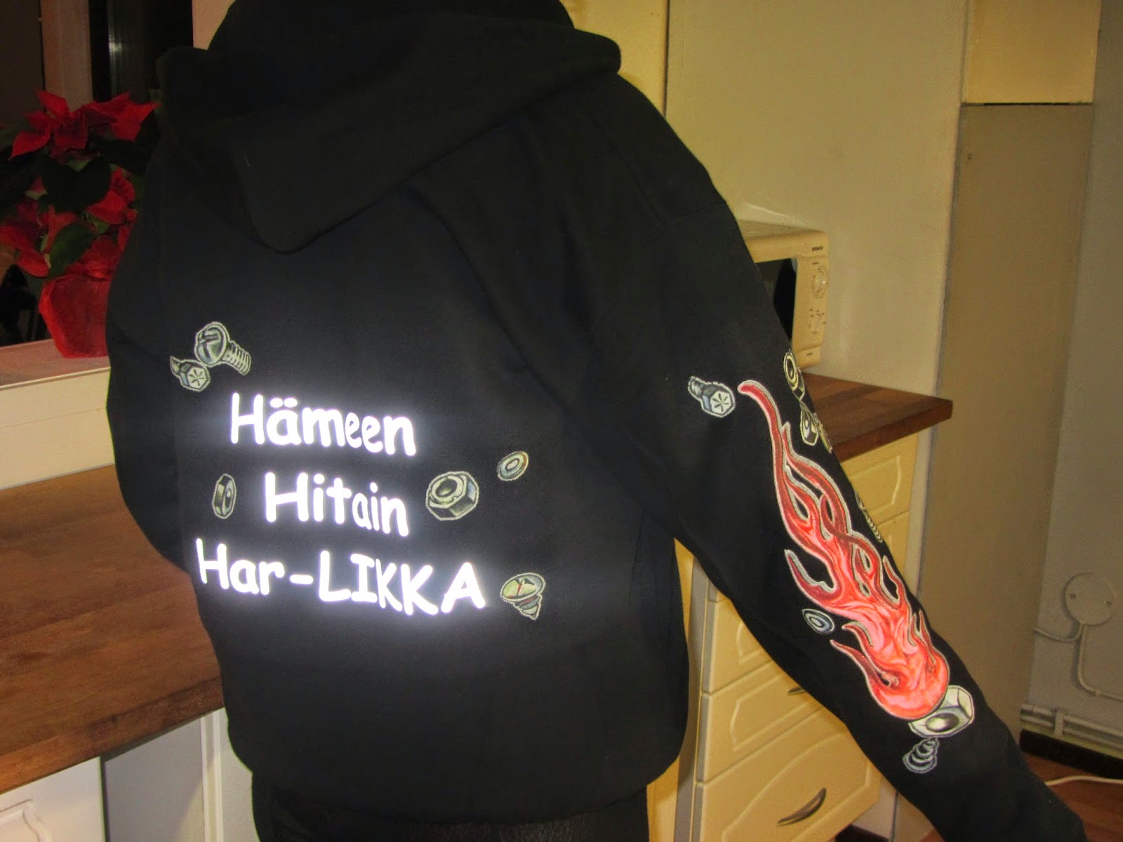 Terästytön kurvailua ompelukoneella & peltinaudoilla: Hämeen Hitain Har ...