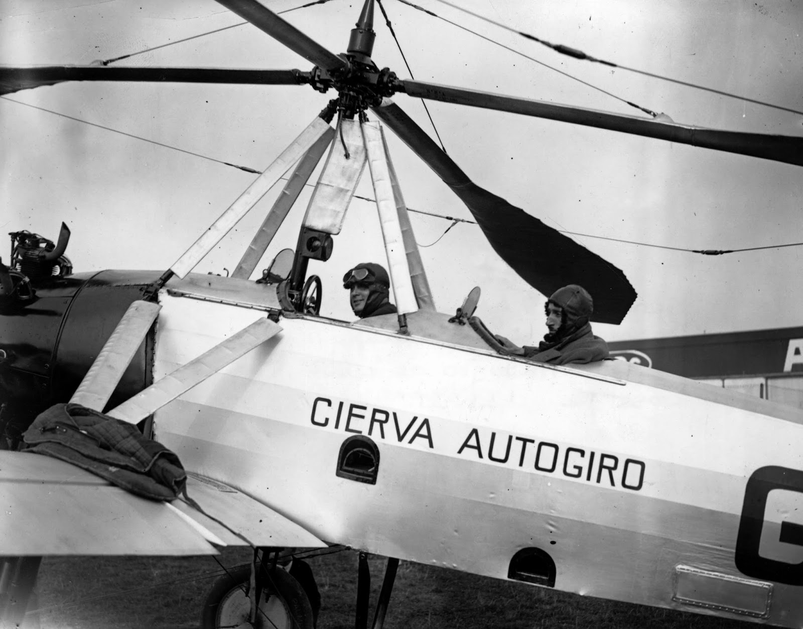 Mente en el cielo, pies en el suelo...: El autogiro