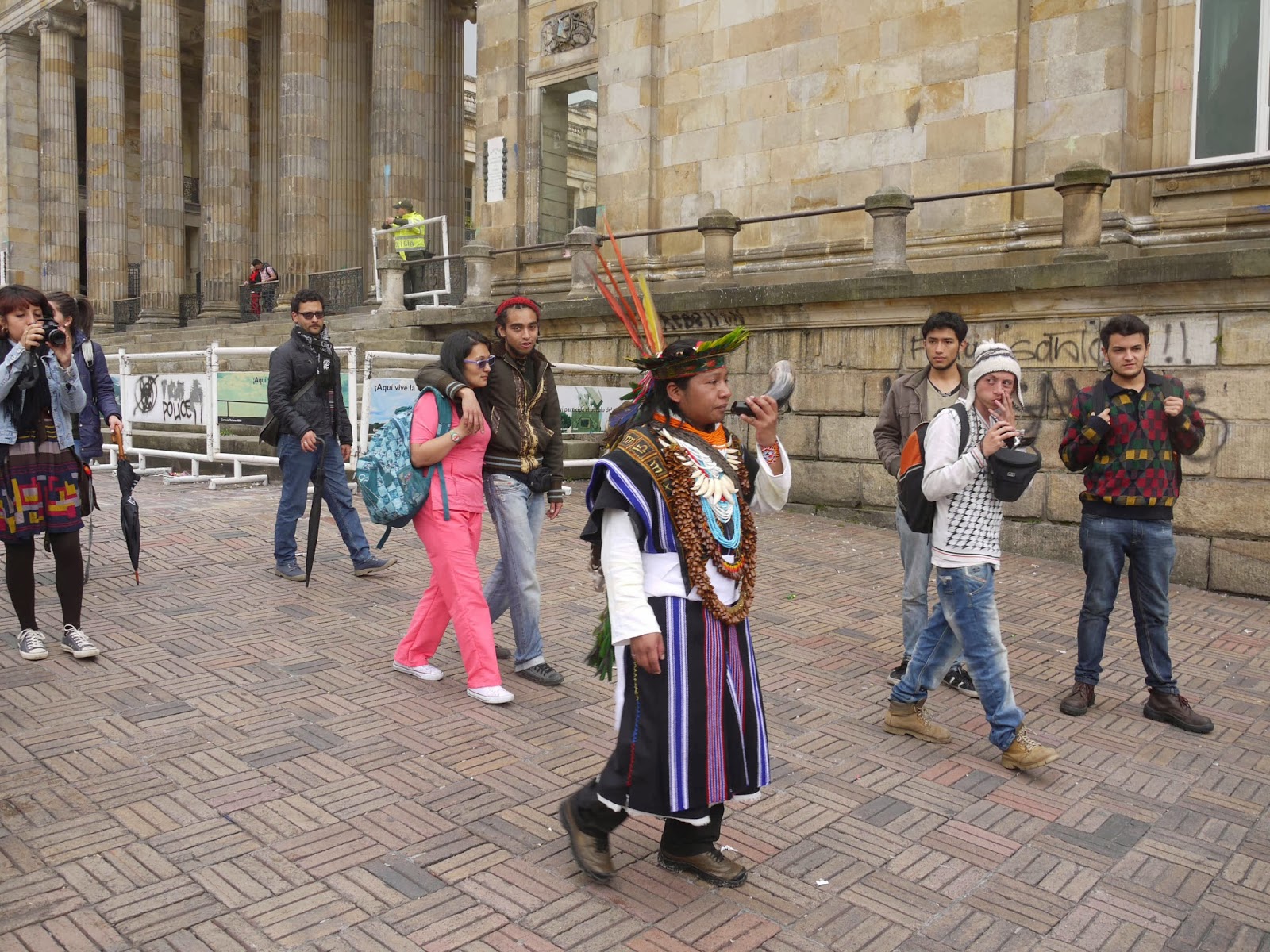 Mike's Bogota Blog: The Ingas' Carnaval of Pardon