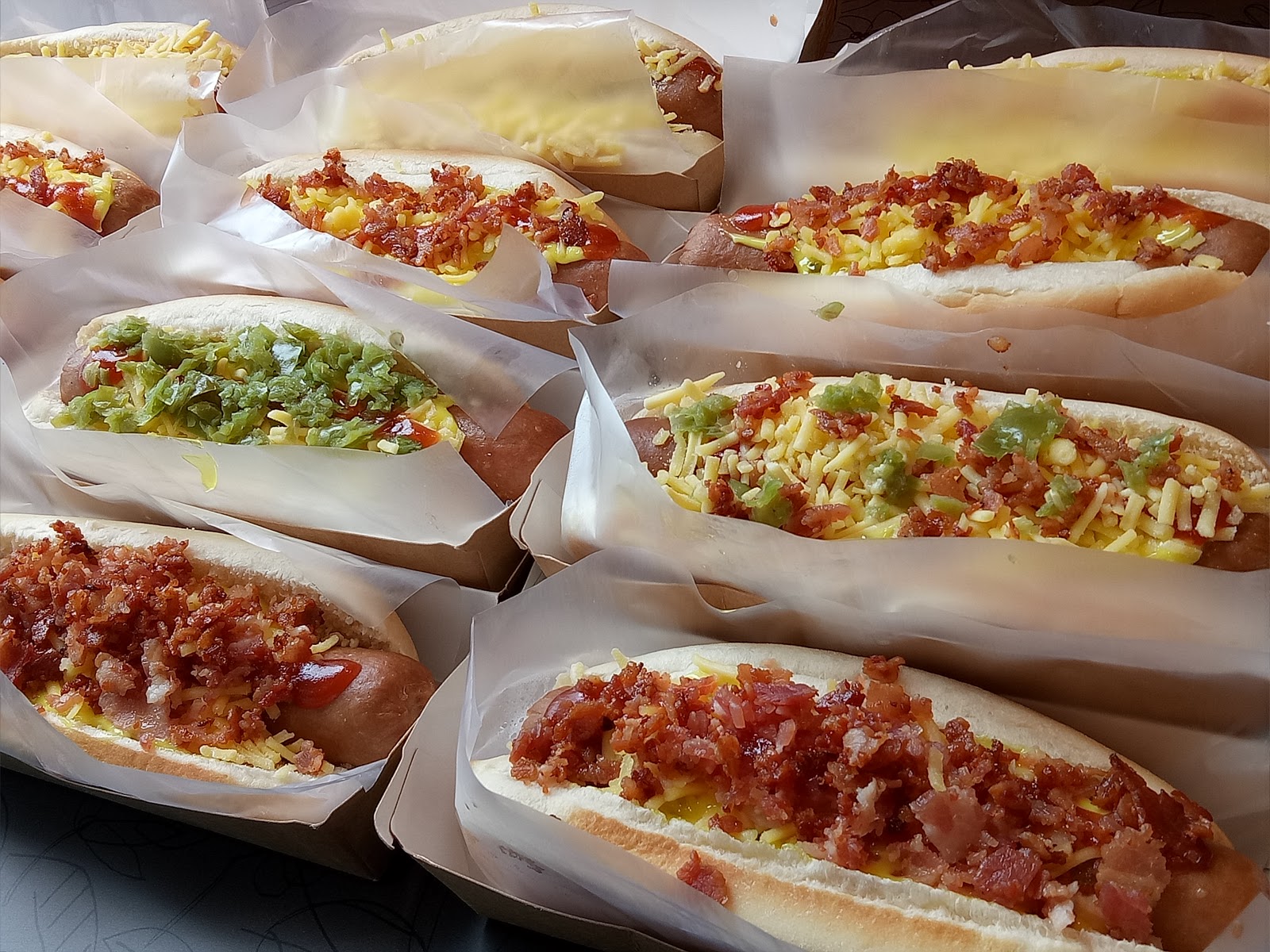 TOP-YOUR-OWN Classic Jolly Hotdog at Jollibee! | Enjoying Wonderful World