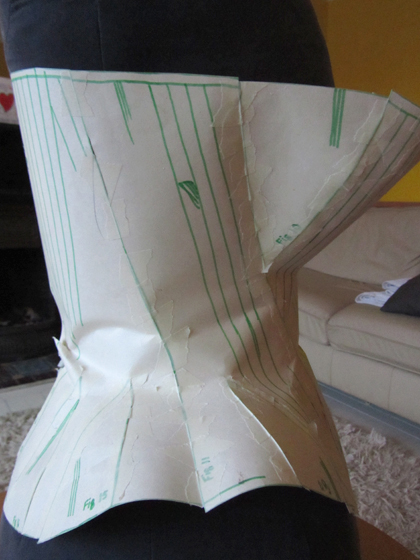 peeriegal: Paper corset