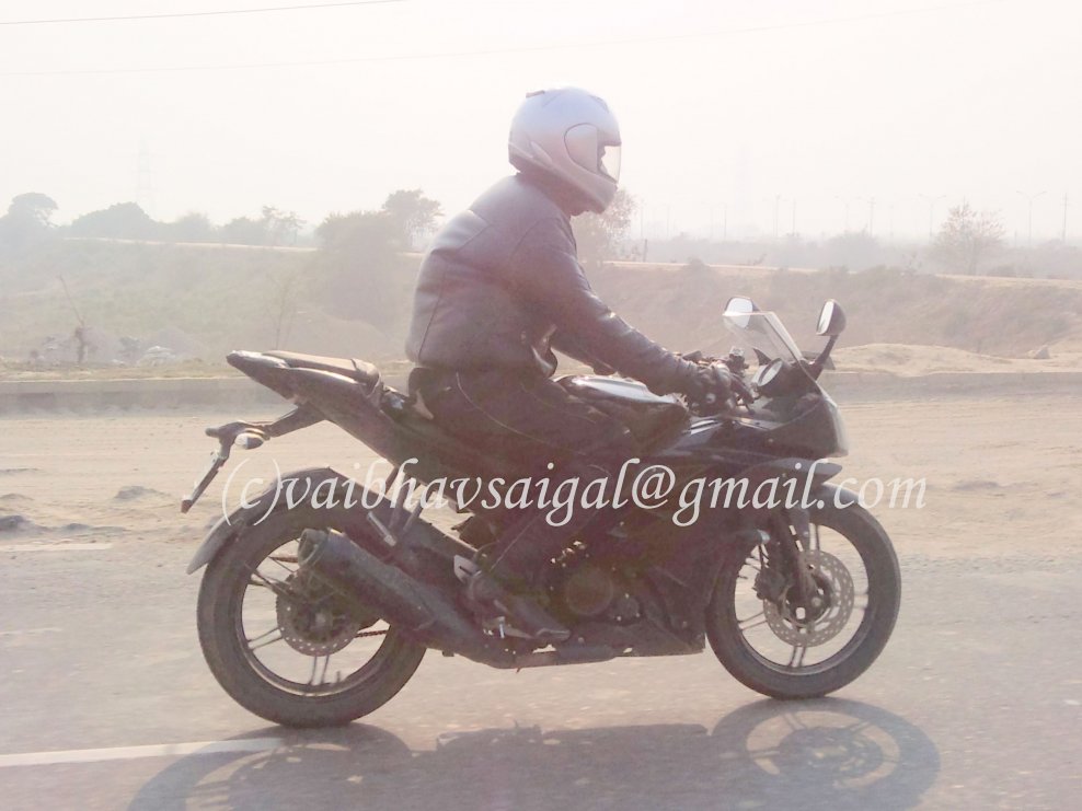Top amazing sports bike: Yamaha FZ225