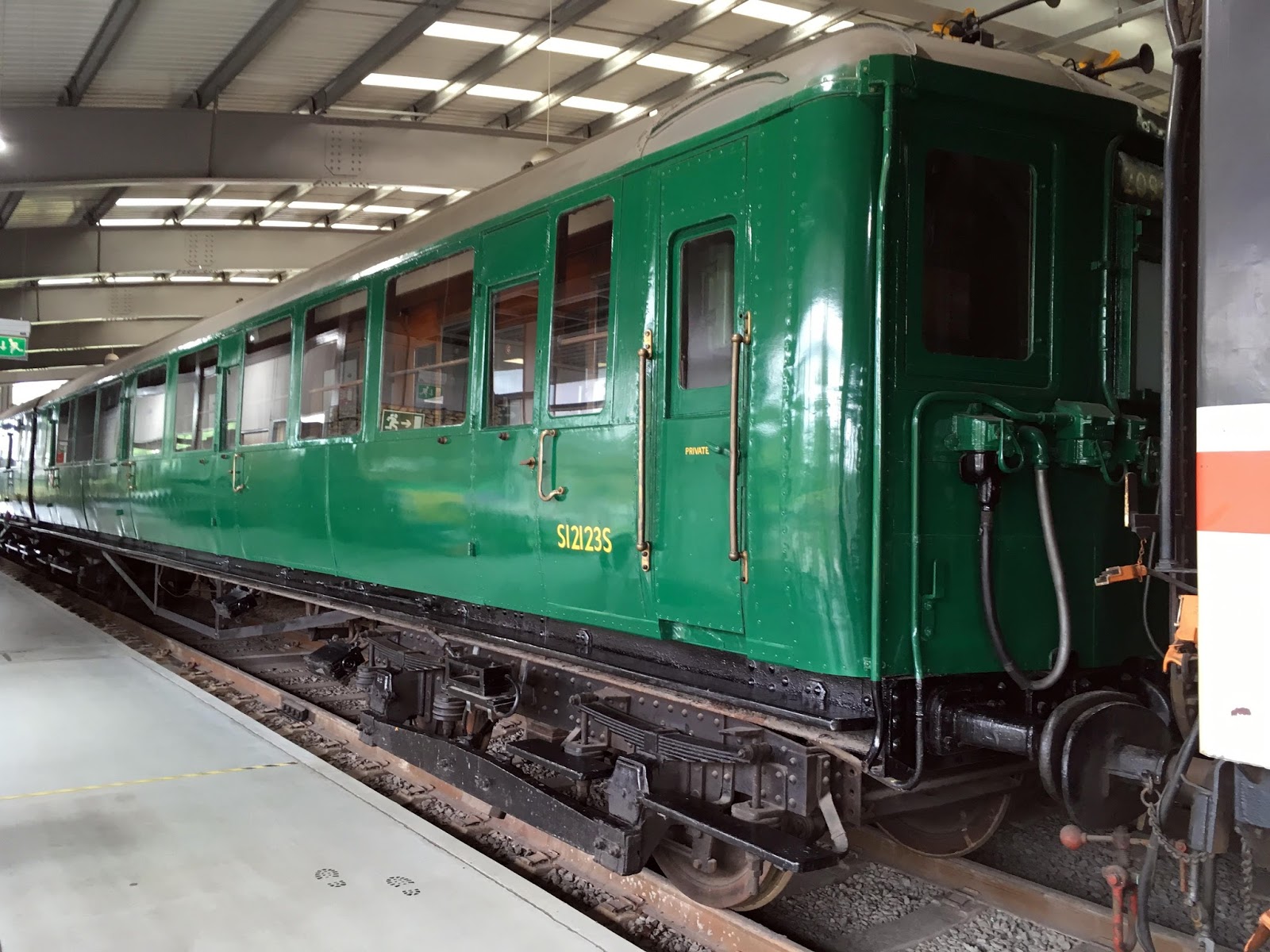 British Diesels and Electrics: Class 401 2-BIL