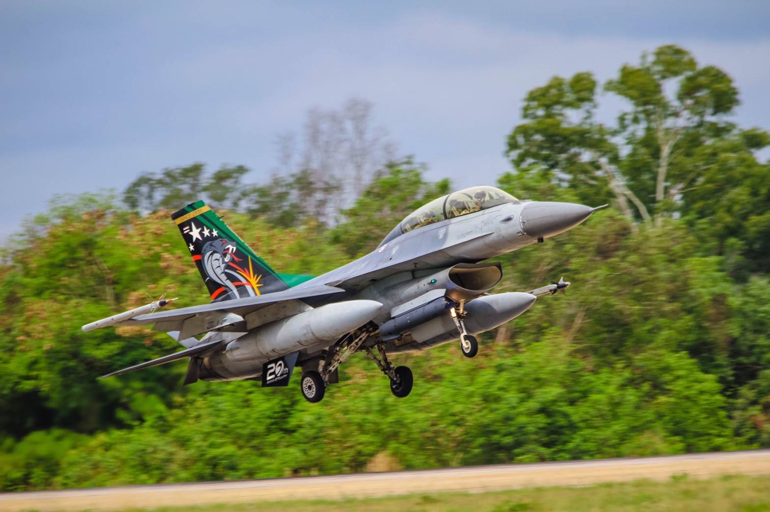 DEFENSE STUDIES: Sniper Targeting Pod akan Melengkapi Pesawat F-16A/B