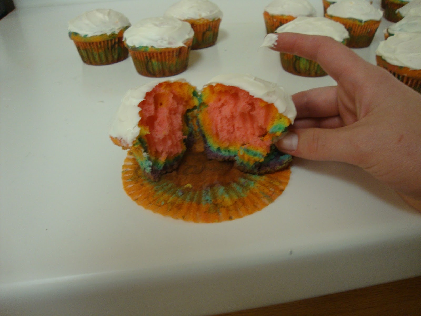 English 101: How to Make Tie Dye Cupcakes