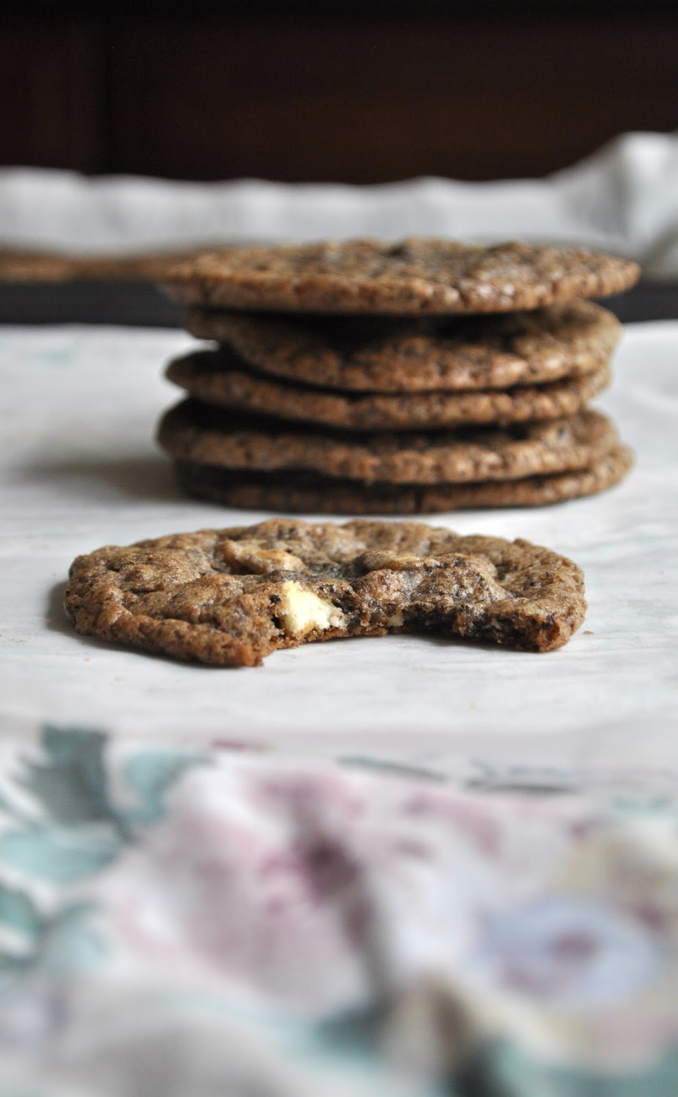 flat and chewy white chocolate chip oreo cookies - the best cookies I ...