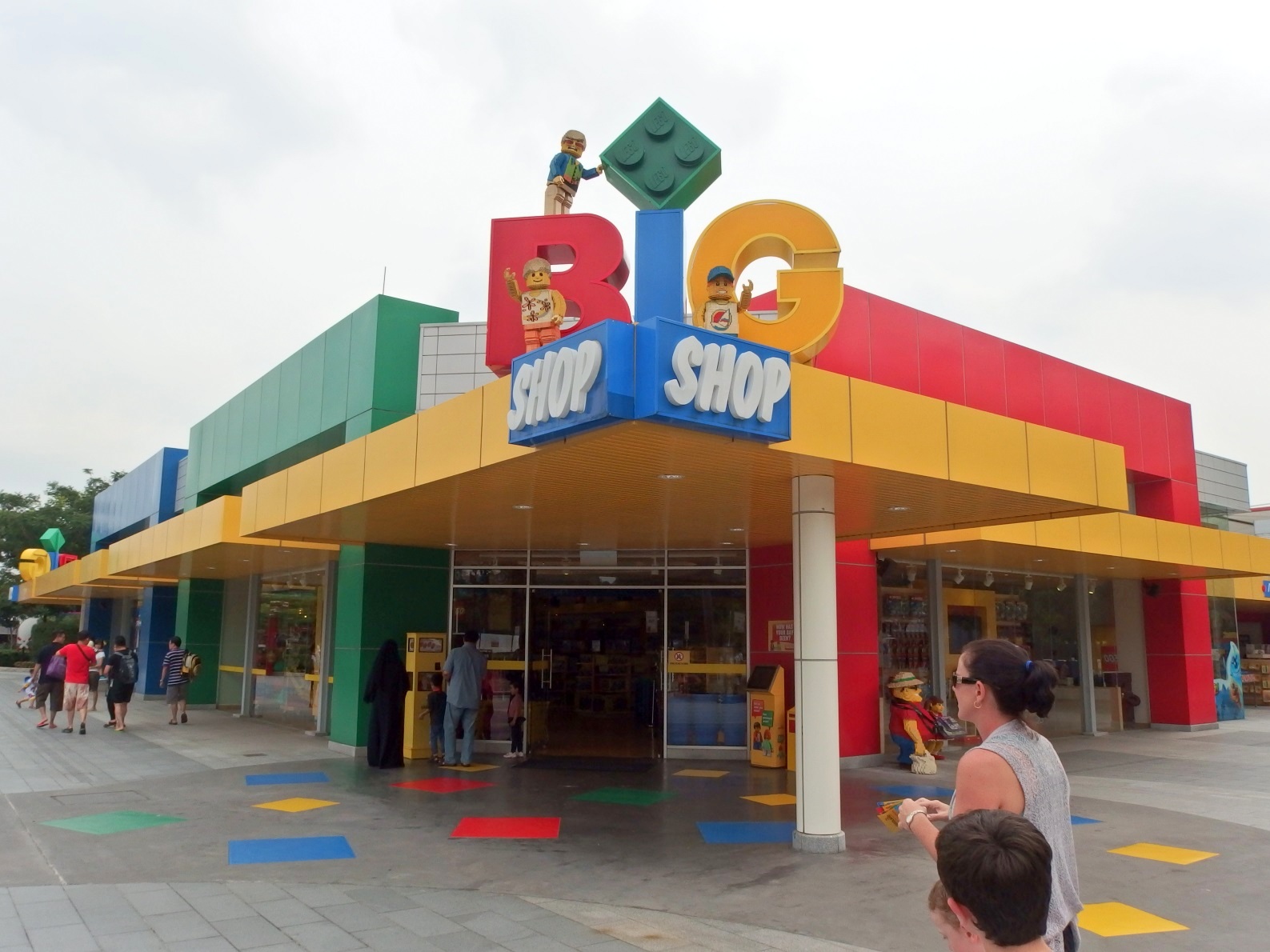 14+ Legoland Store Pictures