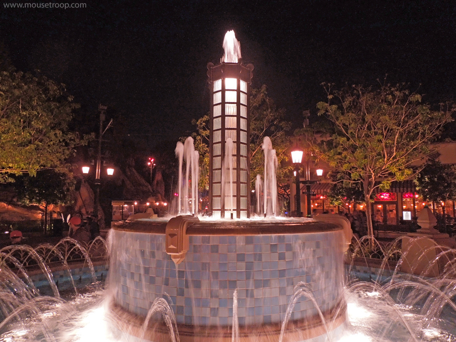 Mouse Troop: A DCA Gem: Carthay Circle Fountain