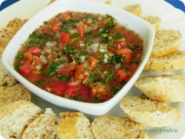 Con pan y postre: Pebre con tomates, receta chilena