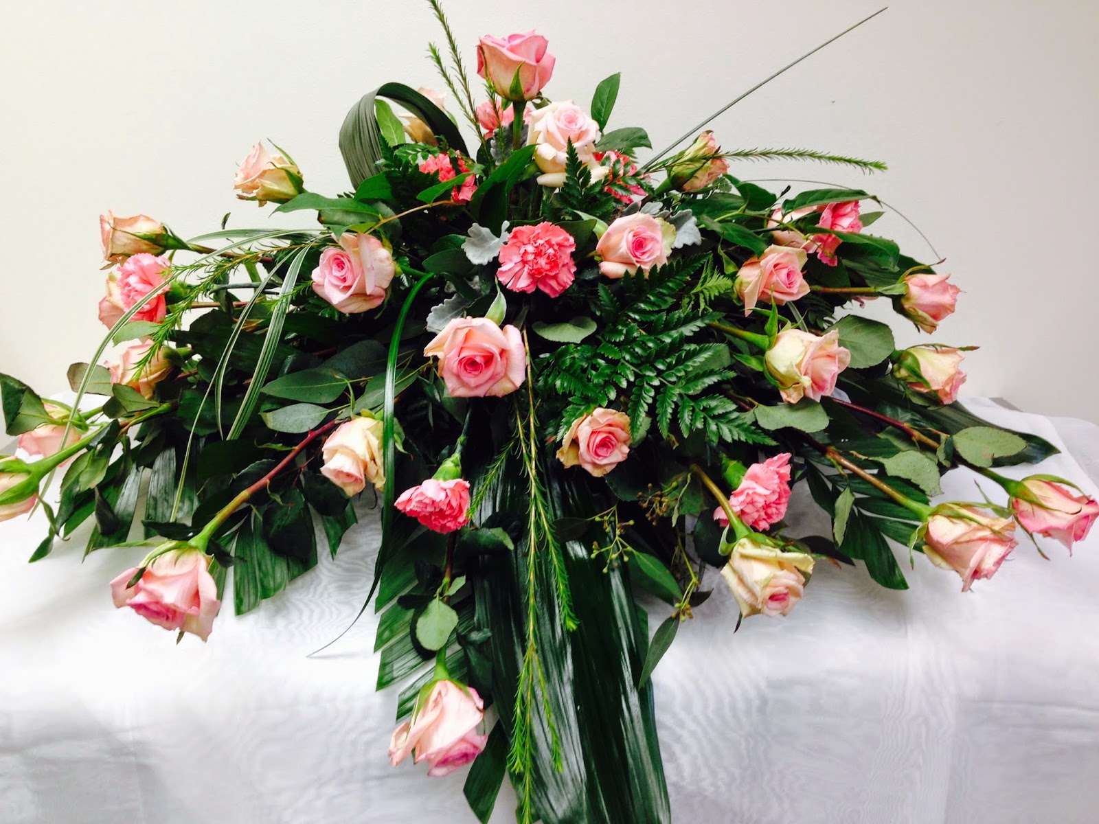 flower classroom: Explore Floral Design Class~~ Students Sympathy designs