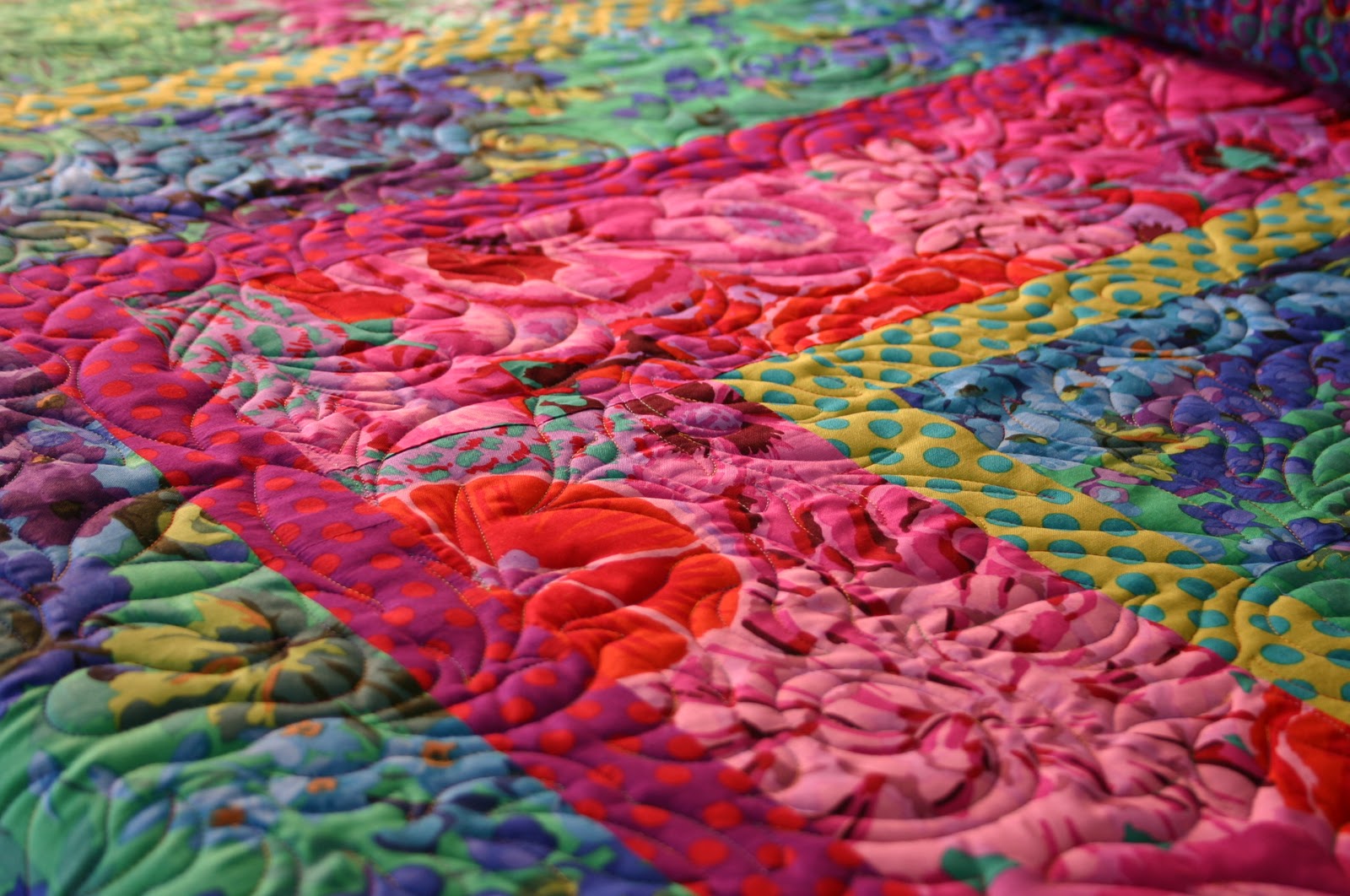 Three Bears Quilting: It's all Kaffe for Kat, and it's a beauty!!