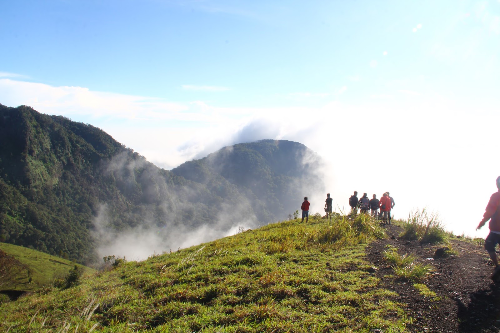 Gunung Guntur, si kecil yang Penuh Pesona. - Travel Journal & Photography