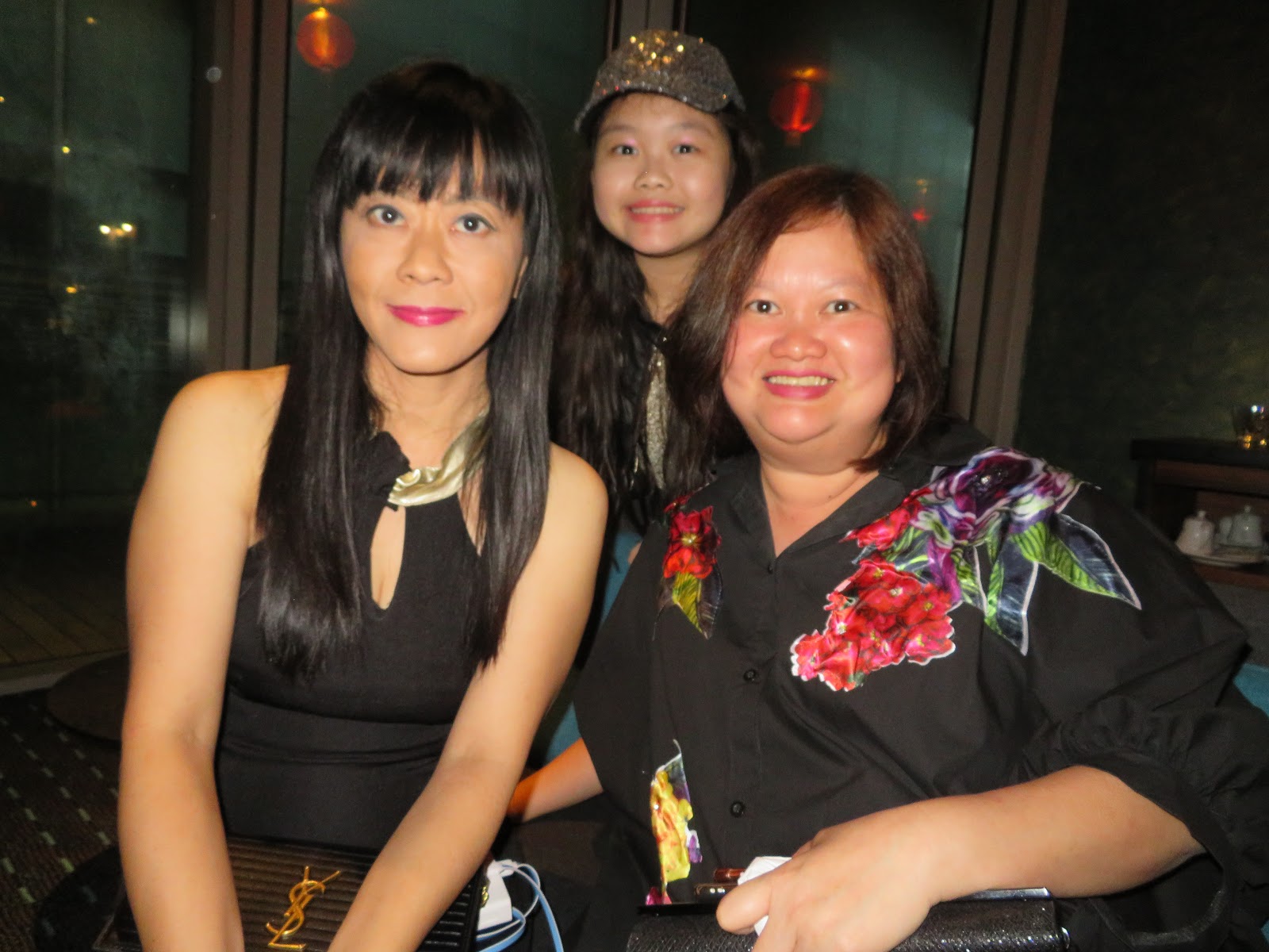 Kee Hua Chee Live!: BEAUTY QUEEN ANNIE LOW, MALAYSIA'S BEST PERFORMING ...