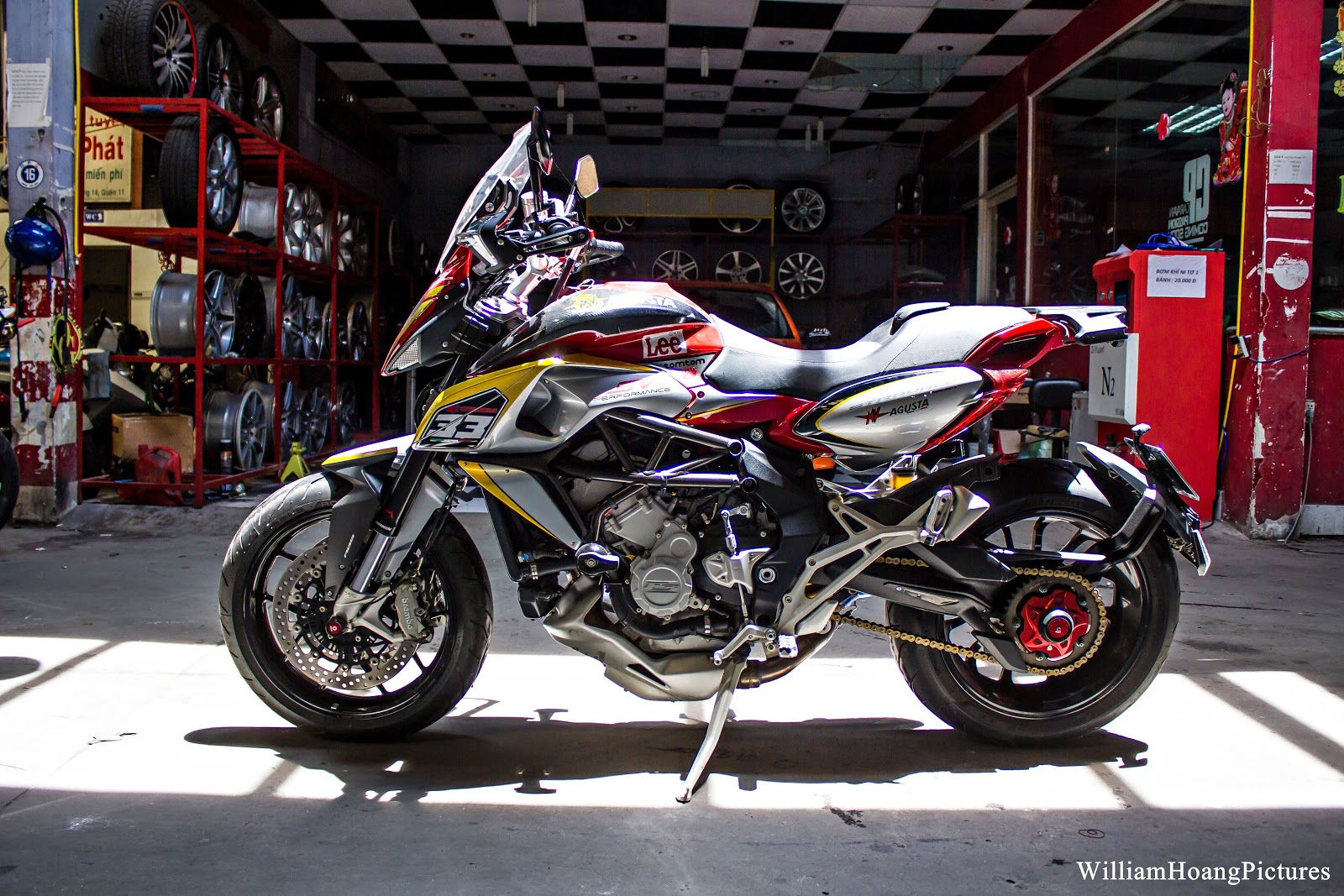 MV Agusta Stradale 800 lung linh trong nắng sài gòn - Đồ chơi xe bán ...