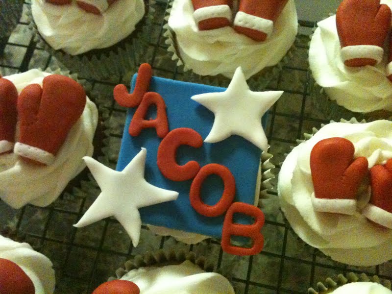 Posh Cupcakes: Boxing Gloves!