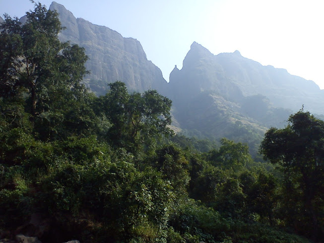 Yash Gaikwad - BHATKANTI: Harishchandragad via Nalichi vat