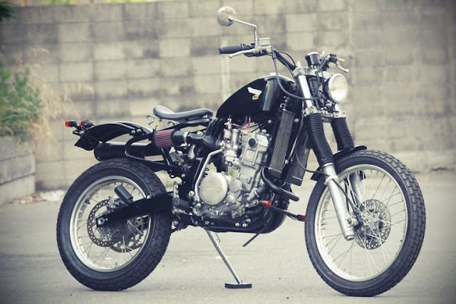 :: free the wheels ::: XR650 by Custom Bike Light