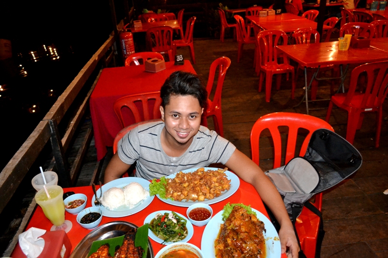 AKU JALAN AKU MAKAN: RESTORAN TASIK IDAMAN